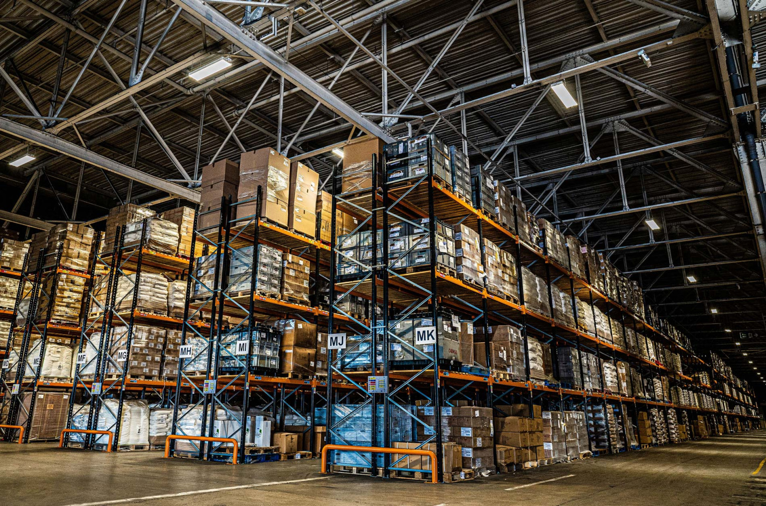 Warehouse to Rent | Leeds, West Yorkshire, UK - VLT Logistics